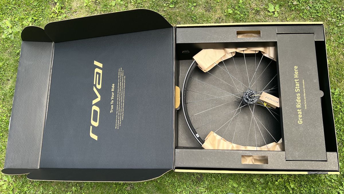 Specialized update Roval Traverse wheelsets | Bike Perfect