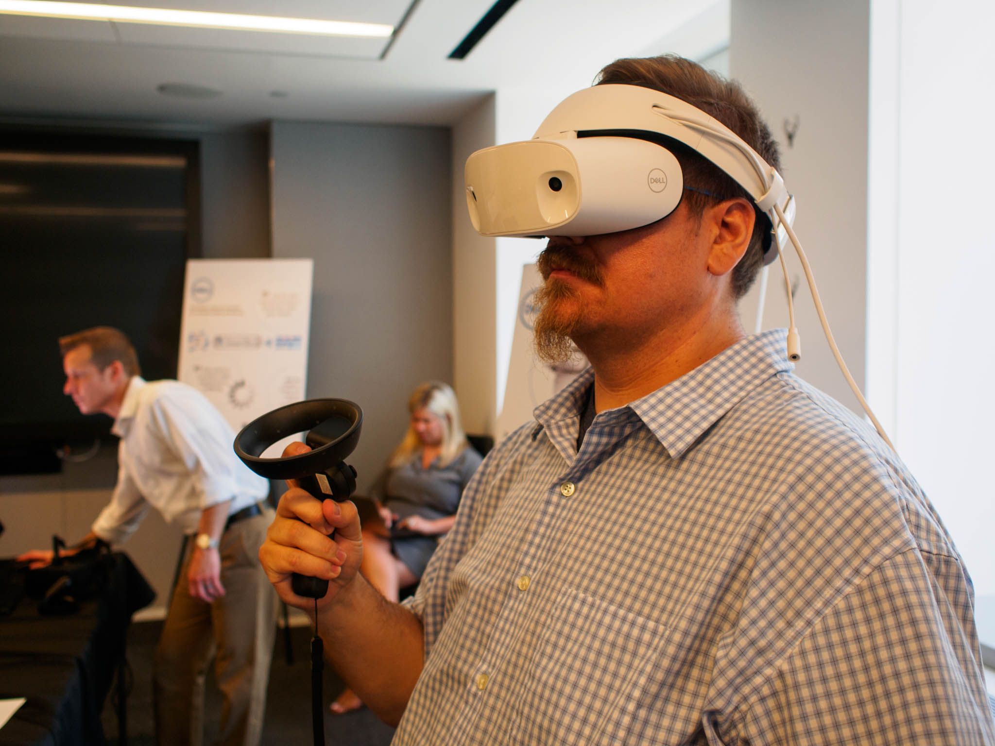 You can now pre-order the Dell Visor for Windows Mixed Reality ...