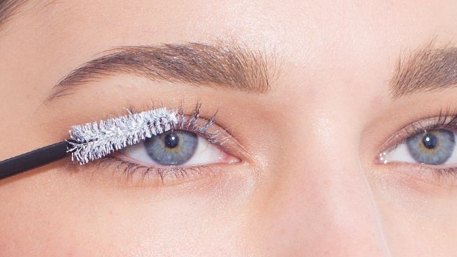 How to Get the Longest Lashes Possible - Mascara Tips and Tricks ...