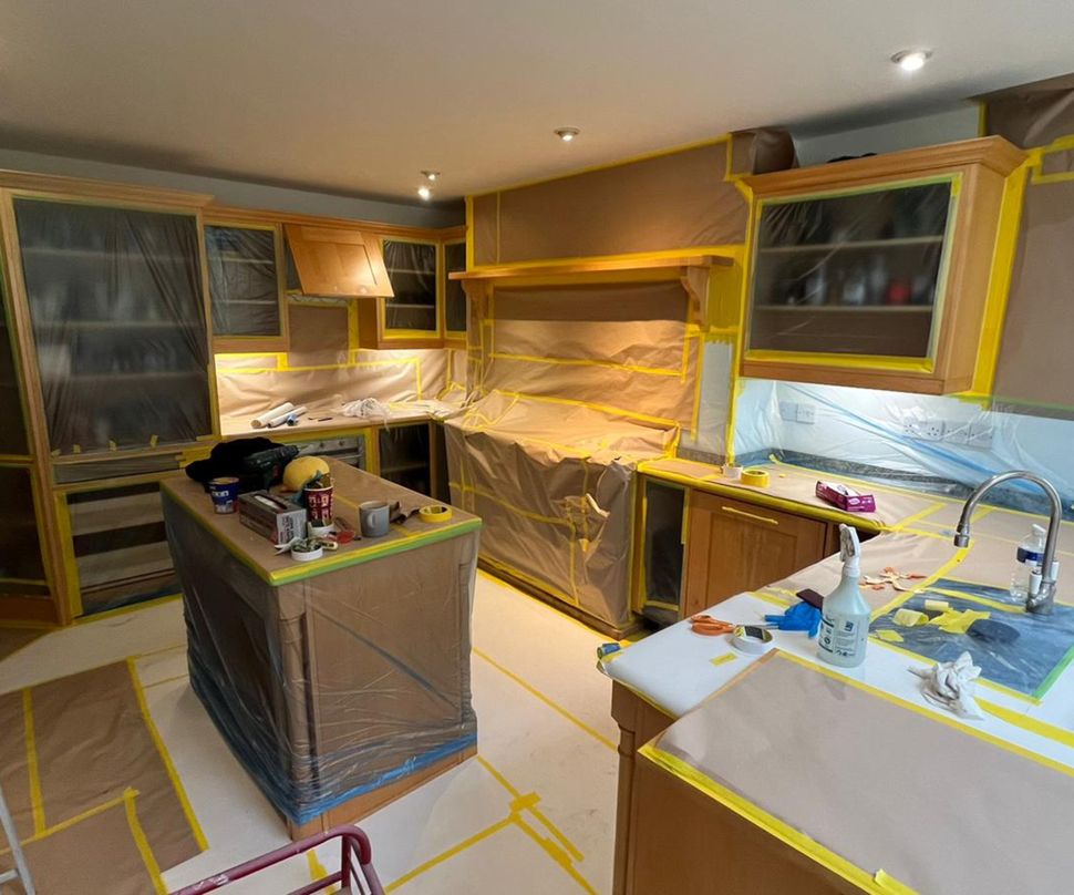 Kitchen respray cost: What you can expect to pay | Homebuilding