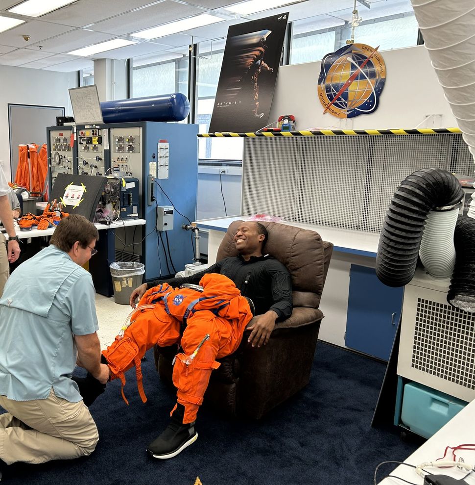 Snazzy spacesuit! Artemis 2 moon mission backup astronaut Andre Douglas ...