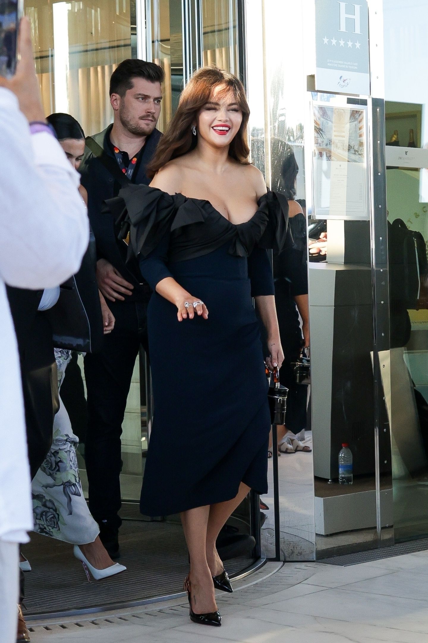 Selena Gomez Wears Rare Beauty's $20 Lipstick on the Cannes Red Carpet ...