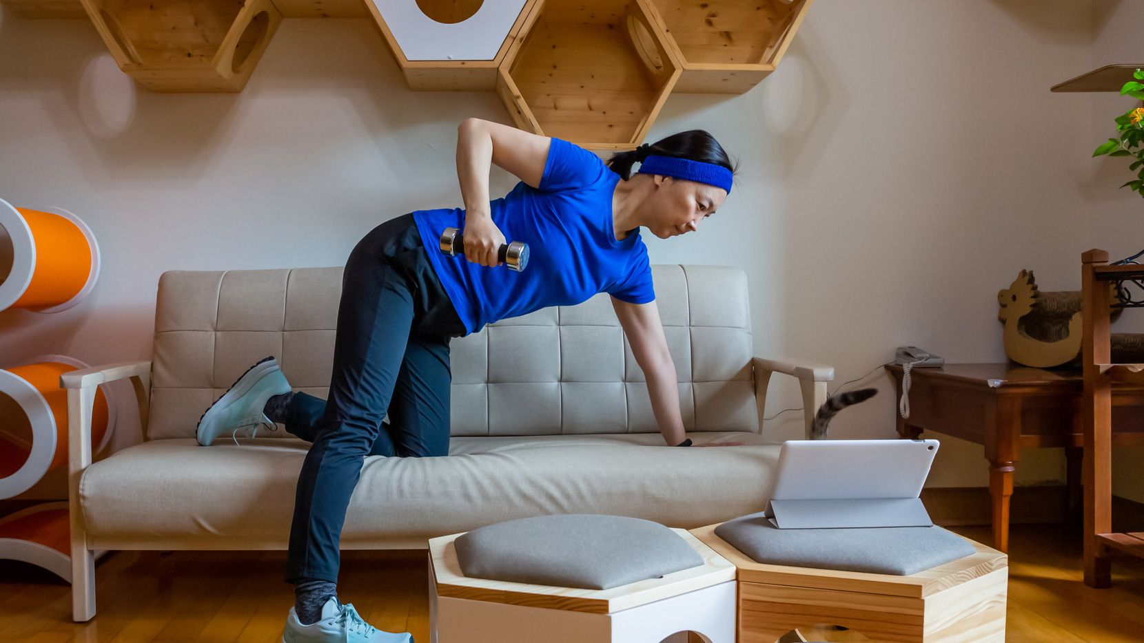 Burn fat and build muscle with this tempo-focused home weights workout ...