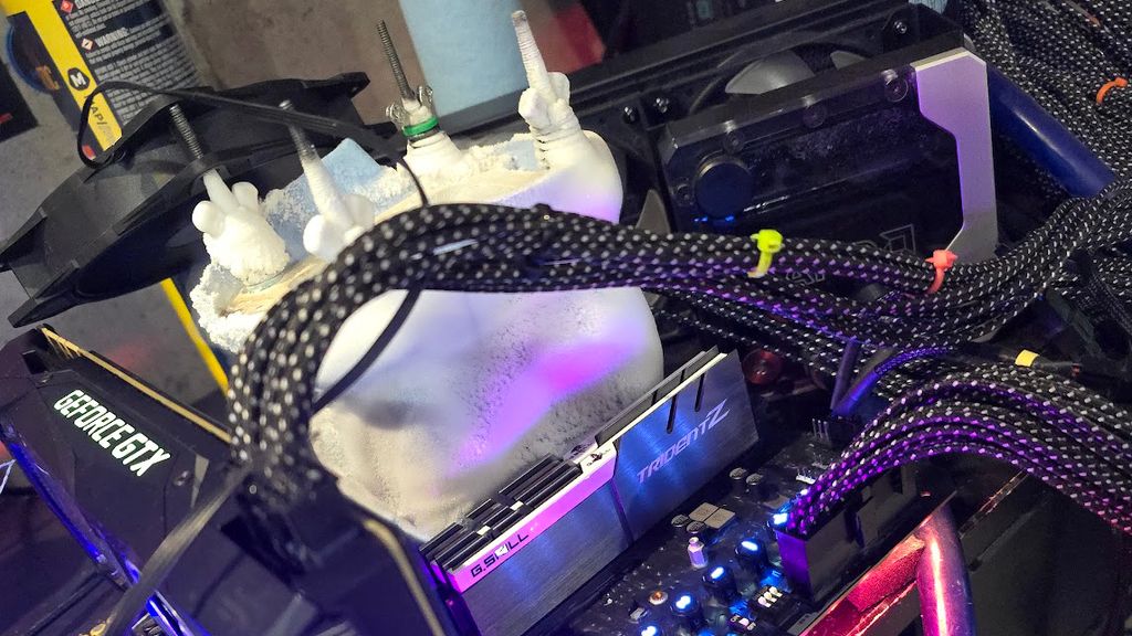 Three-year-old CPU beats Intel's fastest current chip in RAM benchmark ...