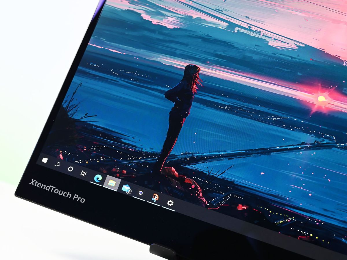 First look: XtendTouch Pro — the world's first 4K AMOLED portable ...
