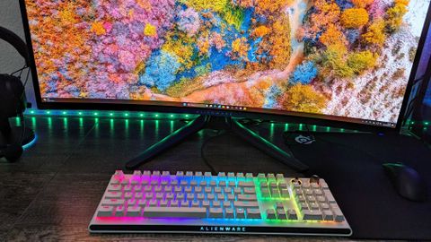 Alienware Tri-Mode Wireless Gaming Keyboard (AW920K) review: Expensive ...