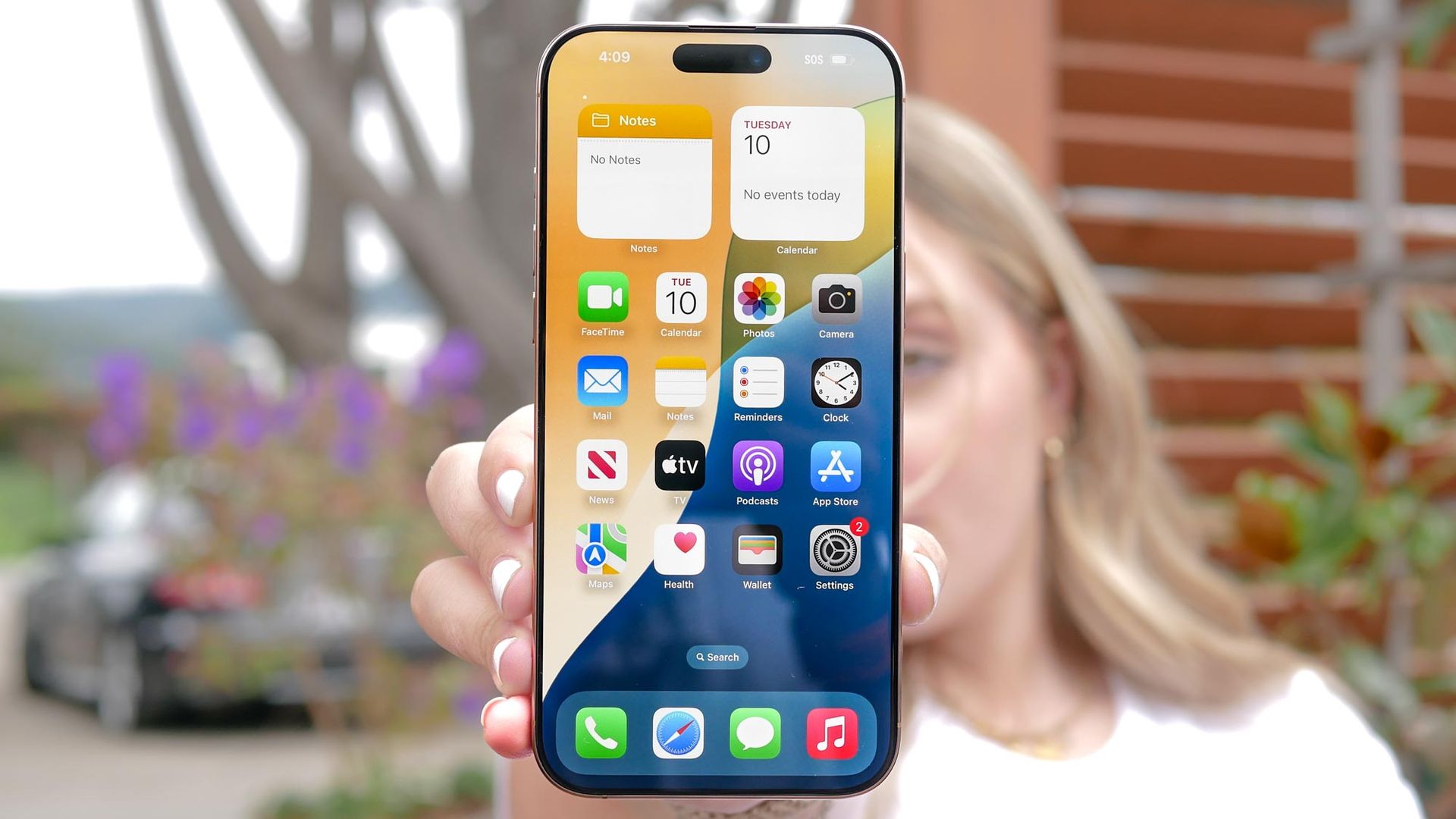iPhone 16 Pro touchscreen freeze issue fixed — update to iOS 18.0.1 now ...