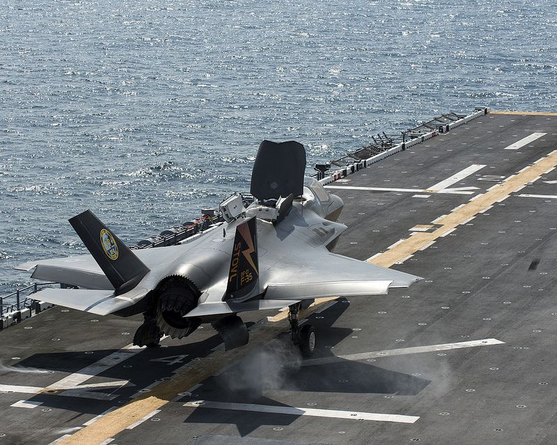 In Photos: F-35 Fighter Jet Makes 1st Vertical Night Landing | Live Science