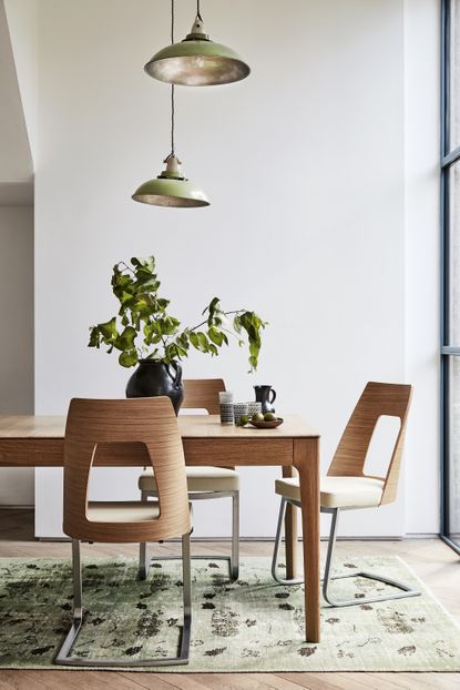 What's the correct light height over a dining table? | Livingetc