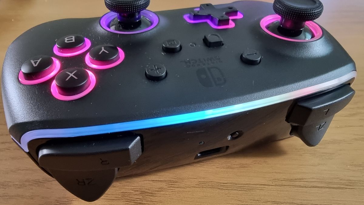 PowerA Enhanced Wireless Controller with Lumectra review - a dazzling ...