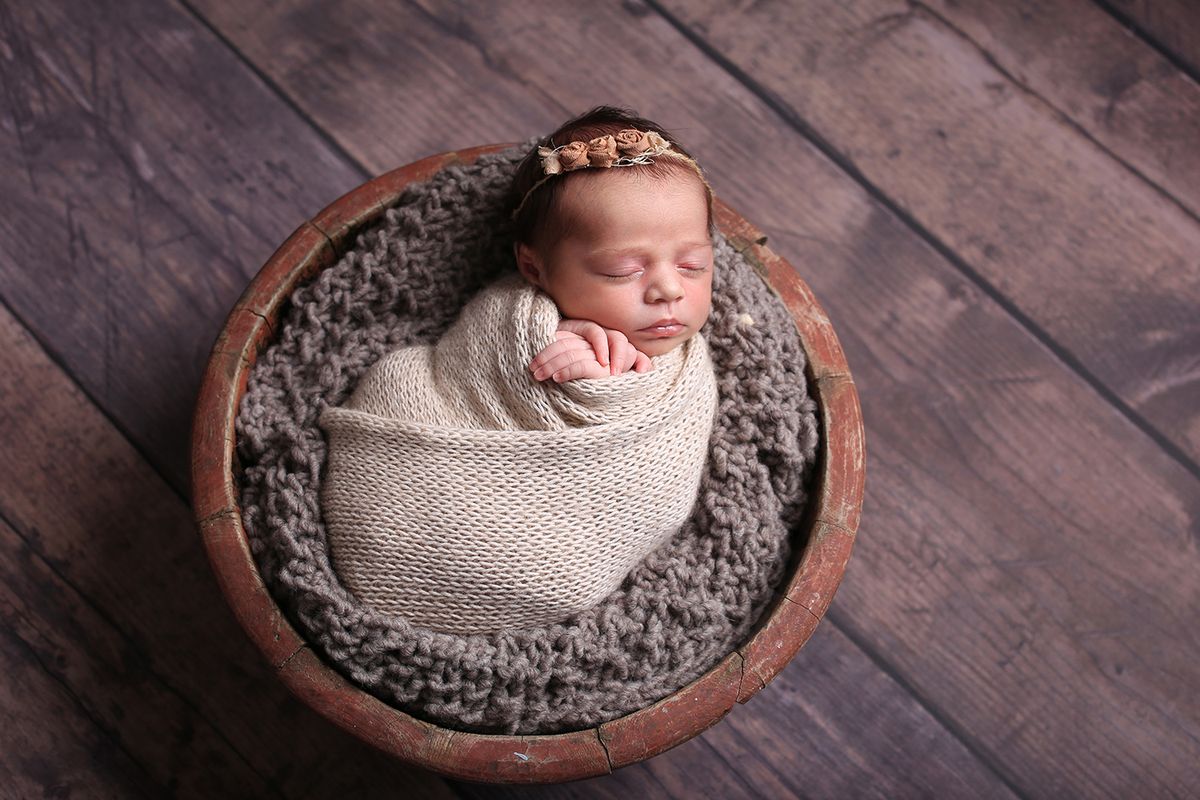 10 baby portrait tips: Take beautiful newborn photographs at home ...