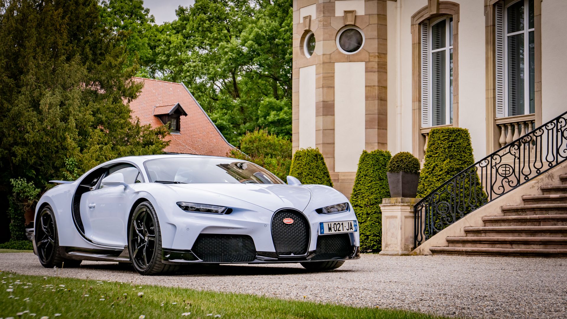 Driving the Bugatti Chiron Super Sport is a fitting finale to internal ...