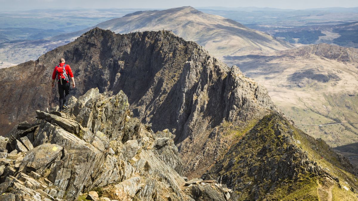 Is hiking dangerous? Hiking hazards and how to mitigate them | Advnture