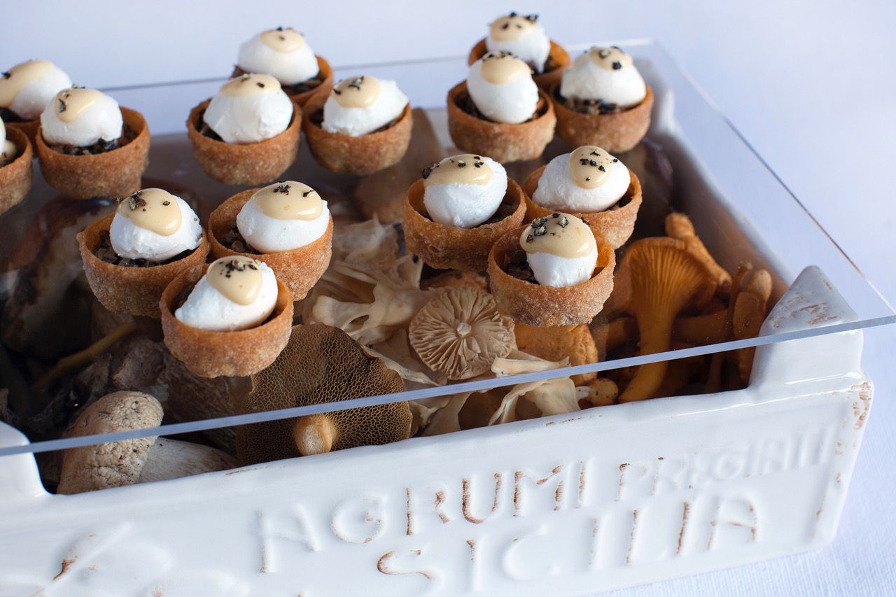 How to make and serve perfect canapés | Country Life