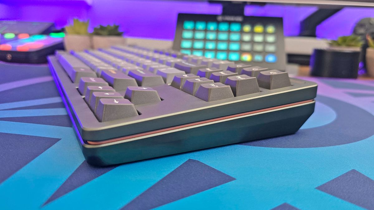 Mode Loop TKL (2024) Review: A Classy Classic in the Making | Tom's ...