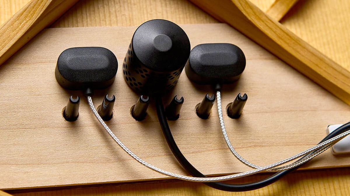 NAMM 2024: LR Baggs launches lightweight sticker-mounted HiFi Duet ...