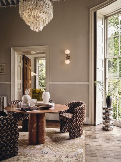 Should light fixtures match throughout a house? | Livingetc