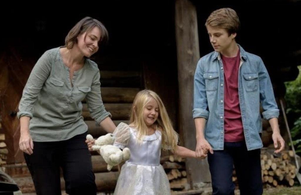 The 14 Best French TV Shows on Netflix in 2021 | Marie Claire