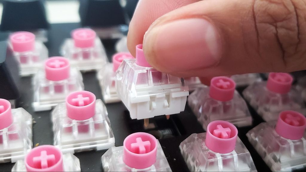 How to Change Mechanical Keyboard Switches in Minutes | Tom's Hardware