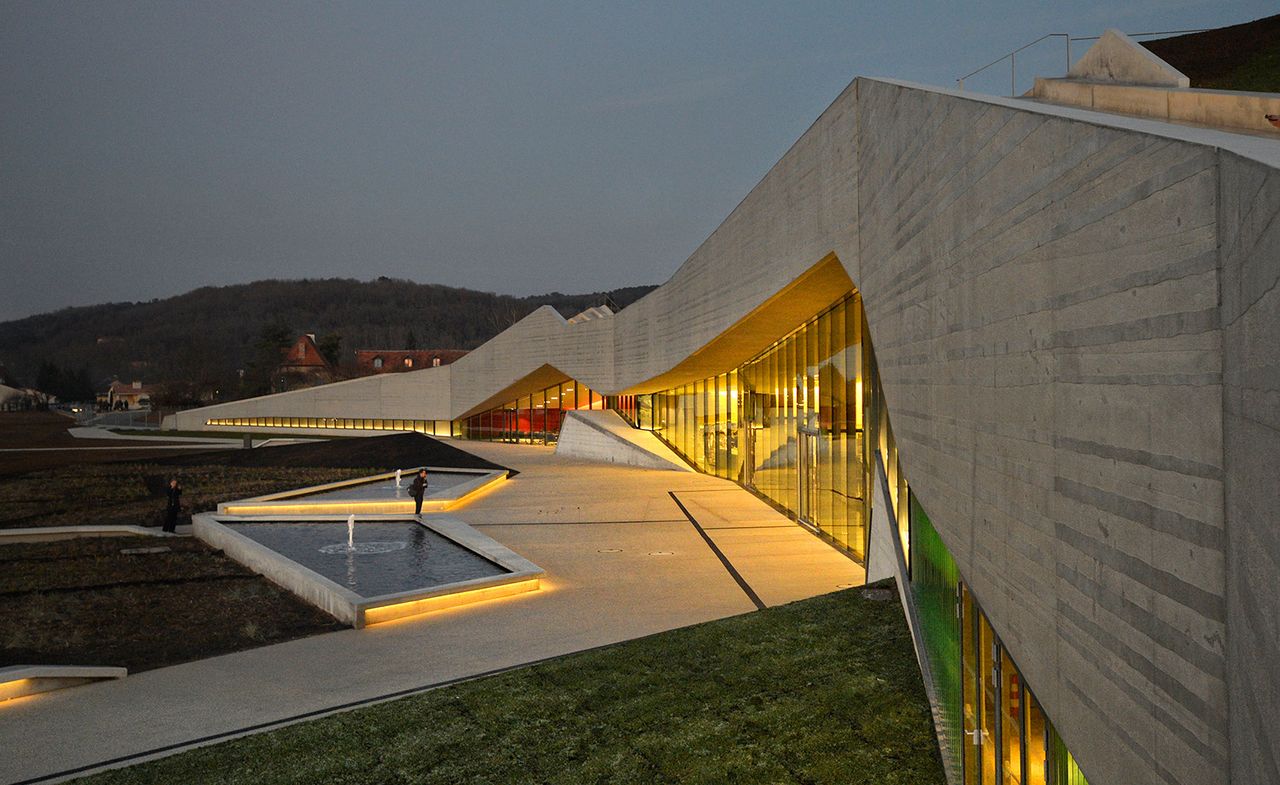 Snøhetta's new cave painting centre reveals Lascaux's masterworks ...