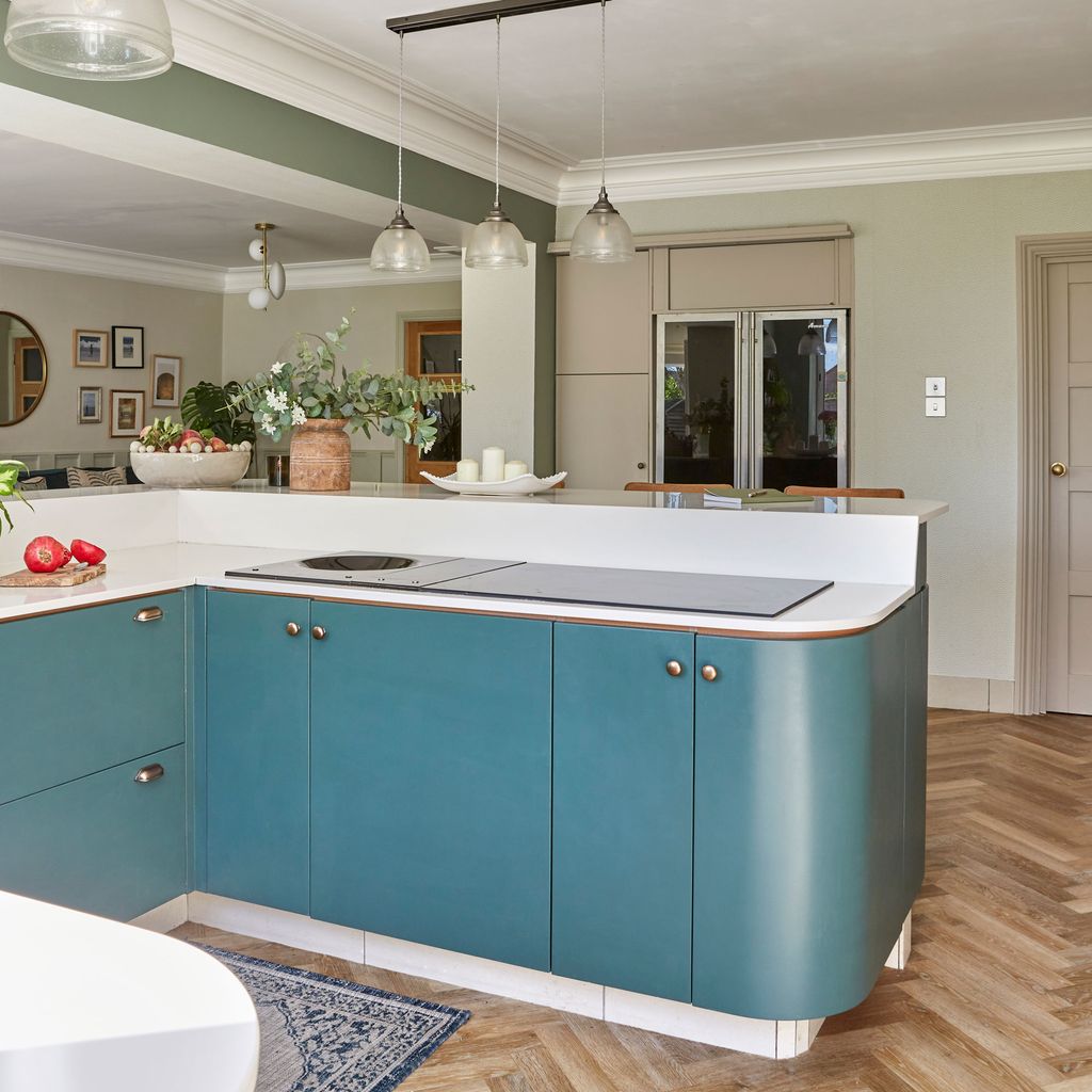 The top peninsula kitchens to help you plan a perfect layout | Ideal Home