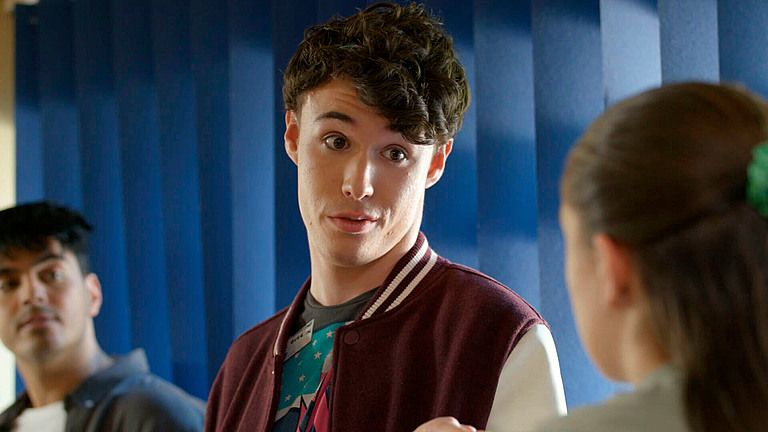 Doctors spoilers: Scarlett Kiernan has love trouble! | What to Watch