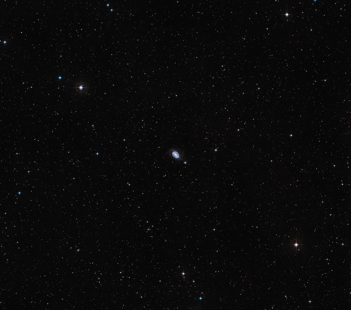 Hubble Telescope Sees Merging 'David and Goliath' Galaxy Pair (Photos ...