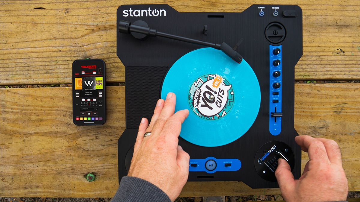 Stanton “returns to its roots” with the STX portable scratch turntable ...