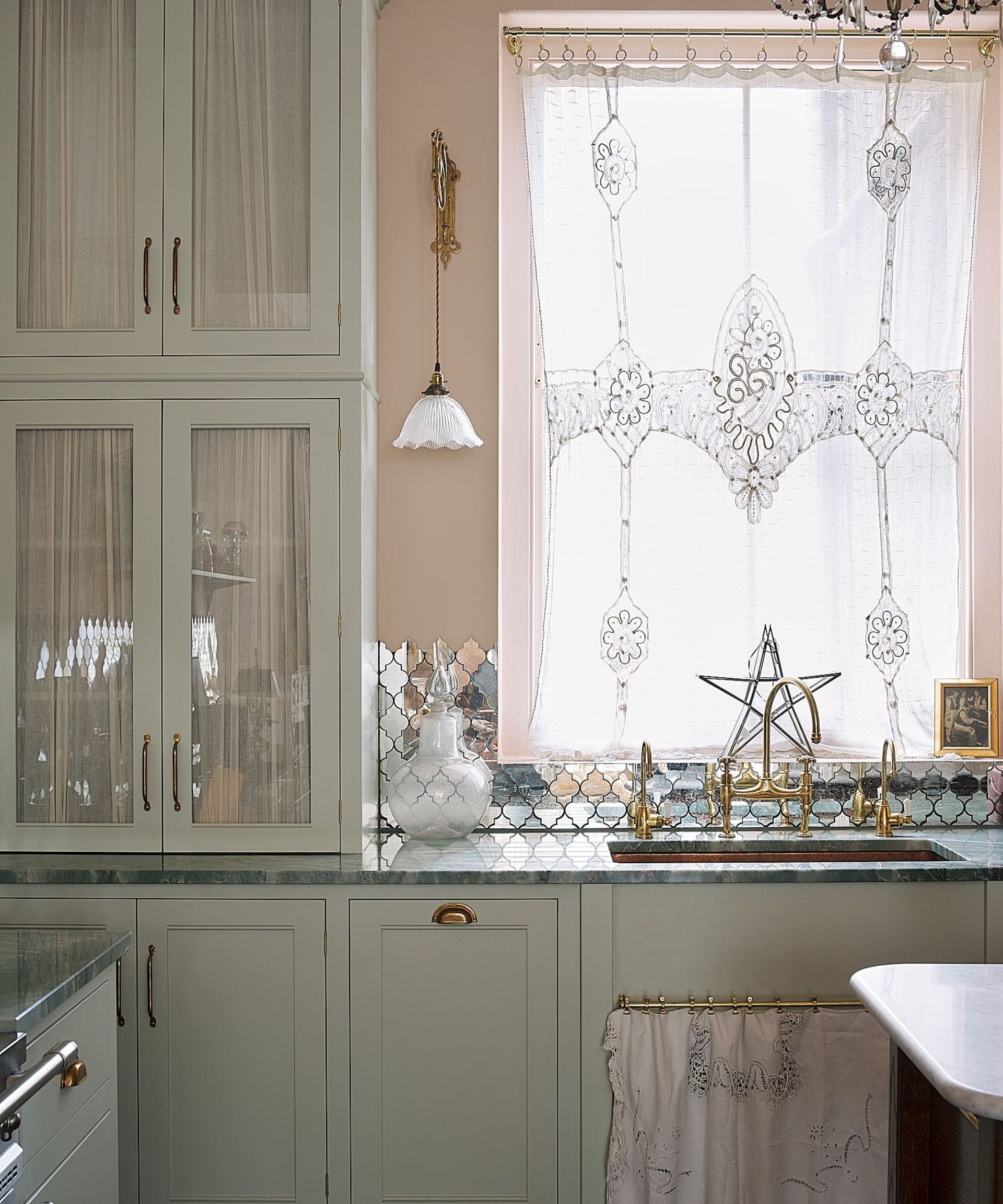 Pearl Lowe and Danny Goffey's deVOL kitchen is timeless | Homes and Gardens