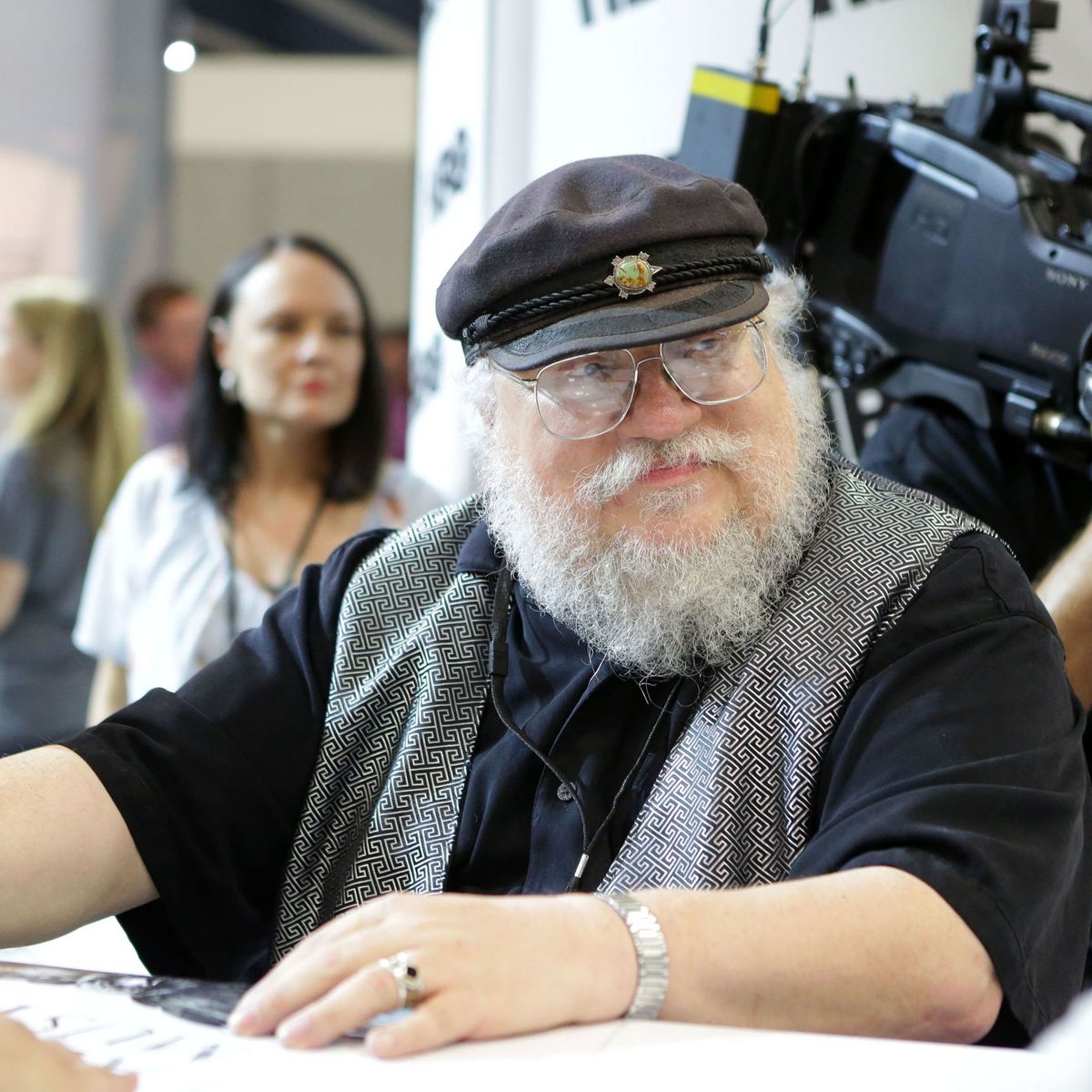 George R.R. Martin Book Series Wild Cards to Become a TV Show | Marie ...
