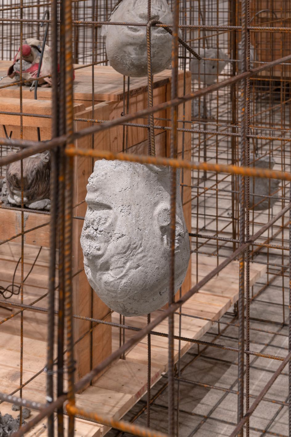 Mike Nelson ‘Extinction Beckons’ at Hayward Gallery is impossible to ...