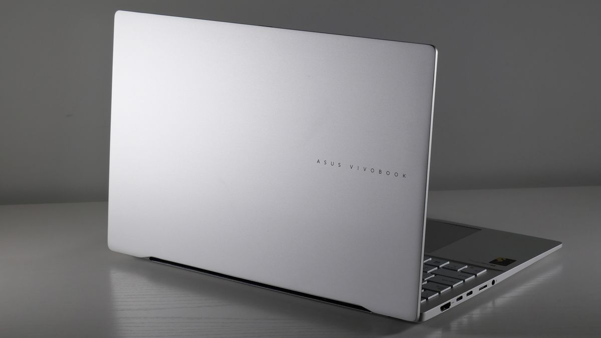 Asus Vivobook S15 S5507 vs. MacBook Air 15 M3: Which laptop wins this ...