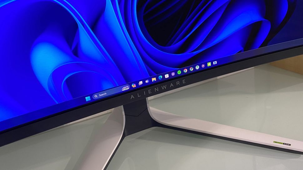 Alienware 32 AW3225QF review | PC Gamer