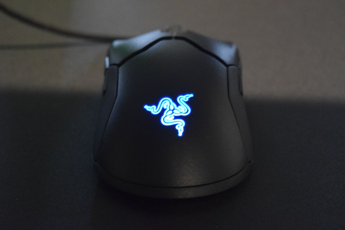 Razer Viper Gaming Mouse Review: Lefties’ Bestie, Righties’ Meh-stie ...