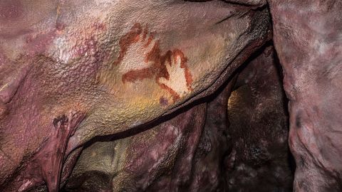 'The images could be much older': Analysis of rocks shows Neanderthals ...