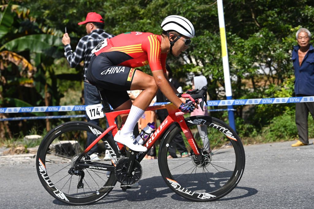 XDS Astana complete roster with signing of Chinese rider Haoyu Su ...