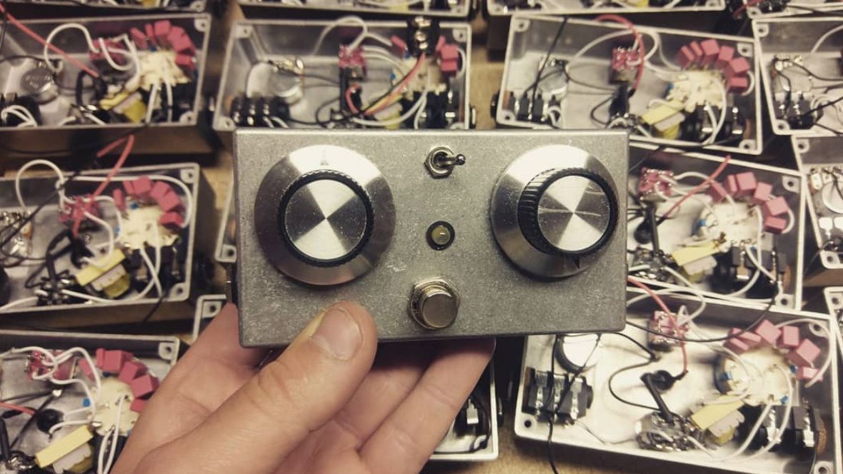 New UK company offers bespoke guitar scratchplate service and wiring ...