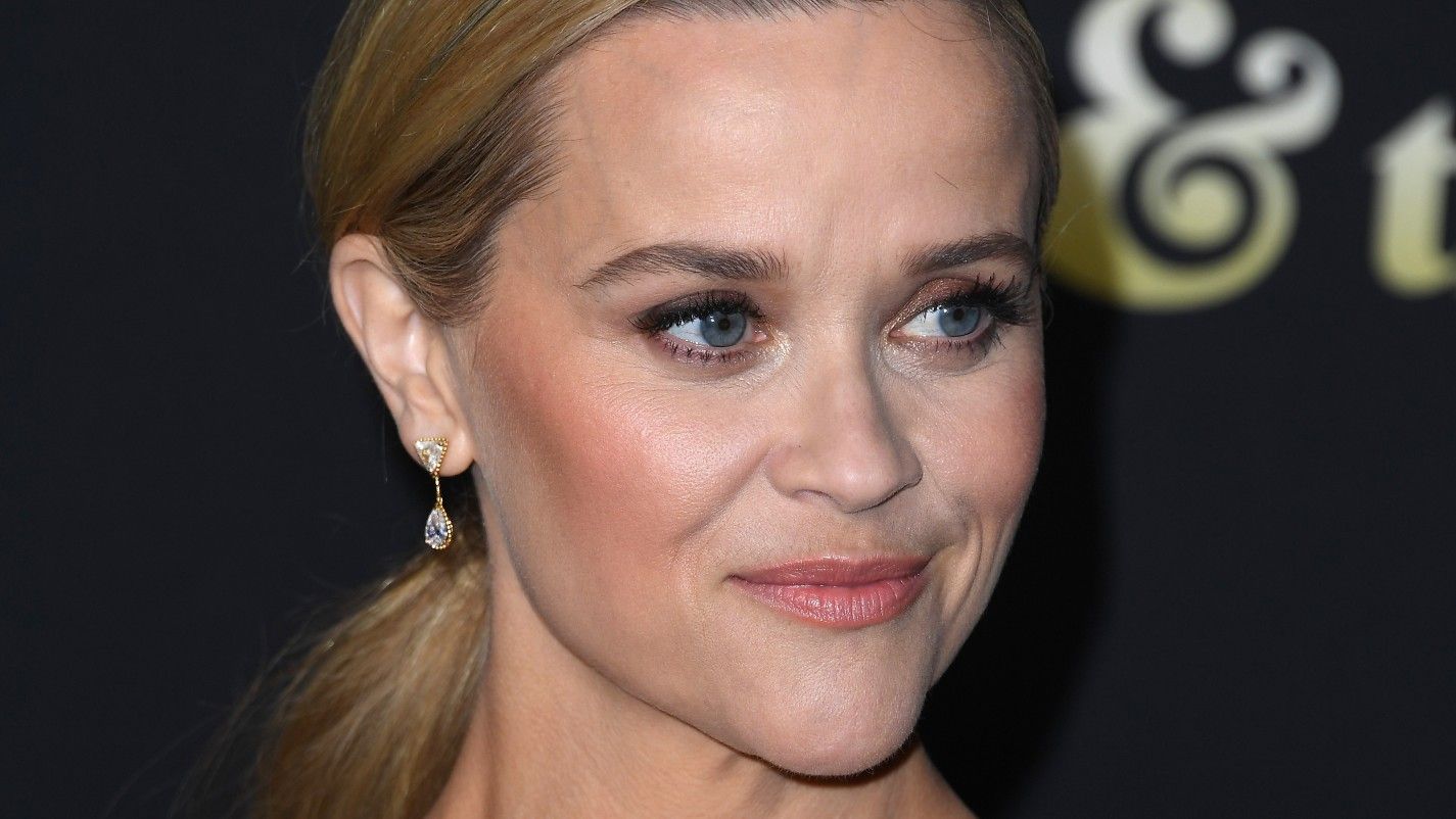 Reese Witherspoon Vulnerably Shares That She Fell Apart and \201cBroke ...