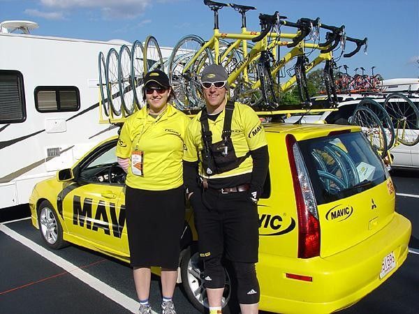 Wheel swaps, car ballet & power naps | Cyclingnews