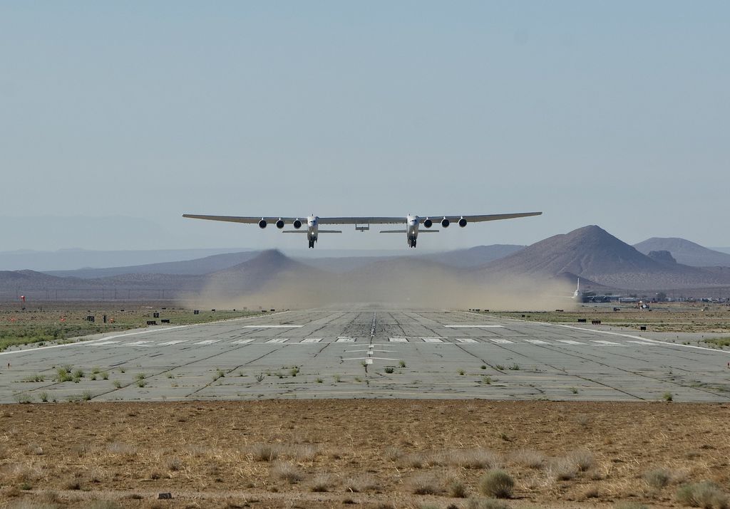 Stratolaunch ends 6th flight test of huge Roc carrier plane early | Space