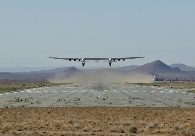 Stratolaunch ends 6th flight test of huge Roc carrier plane early | Space