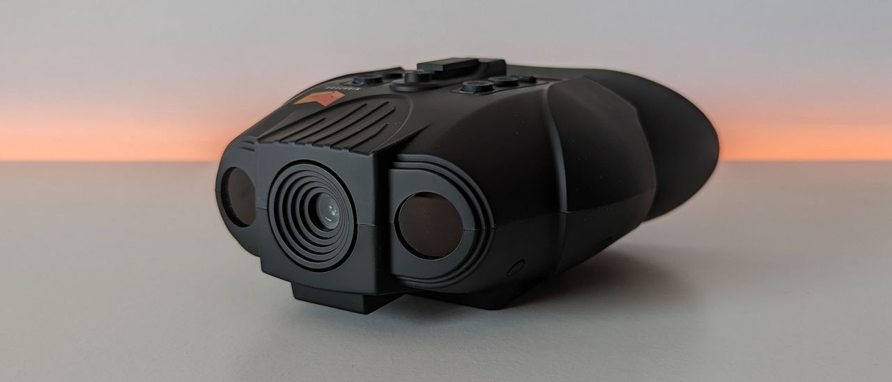 Nightfox Swift night vision binocular review | Live Science
