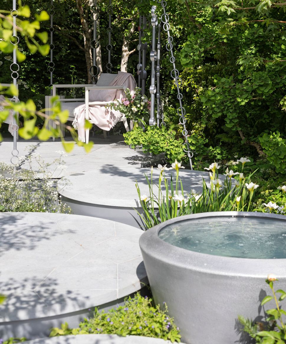 8 inspirational water feature ideas for every garden space | Homebuilding
