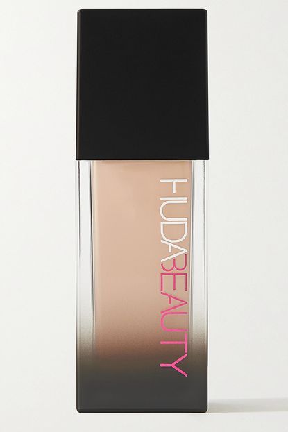 The best foundation for pale skin according to Marie Claire's beauty ...