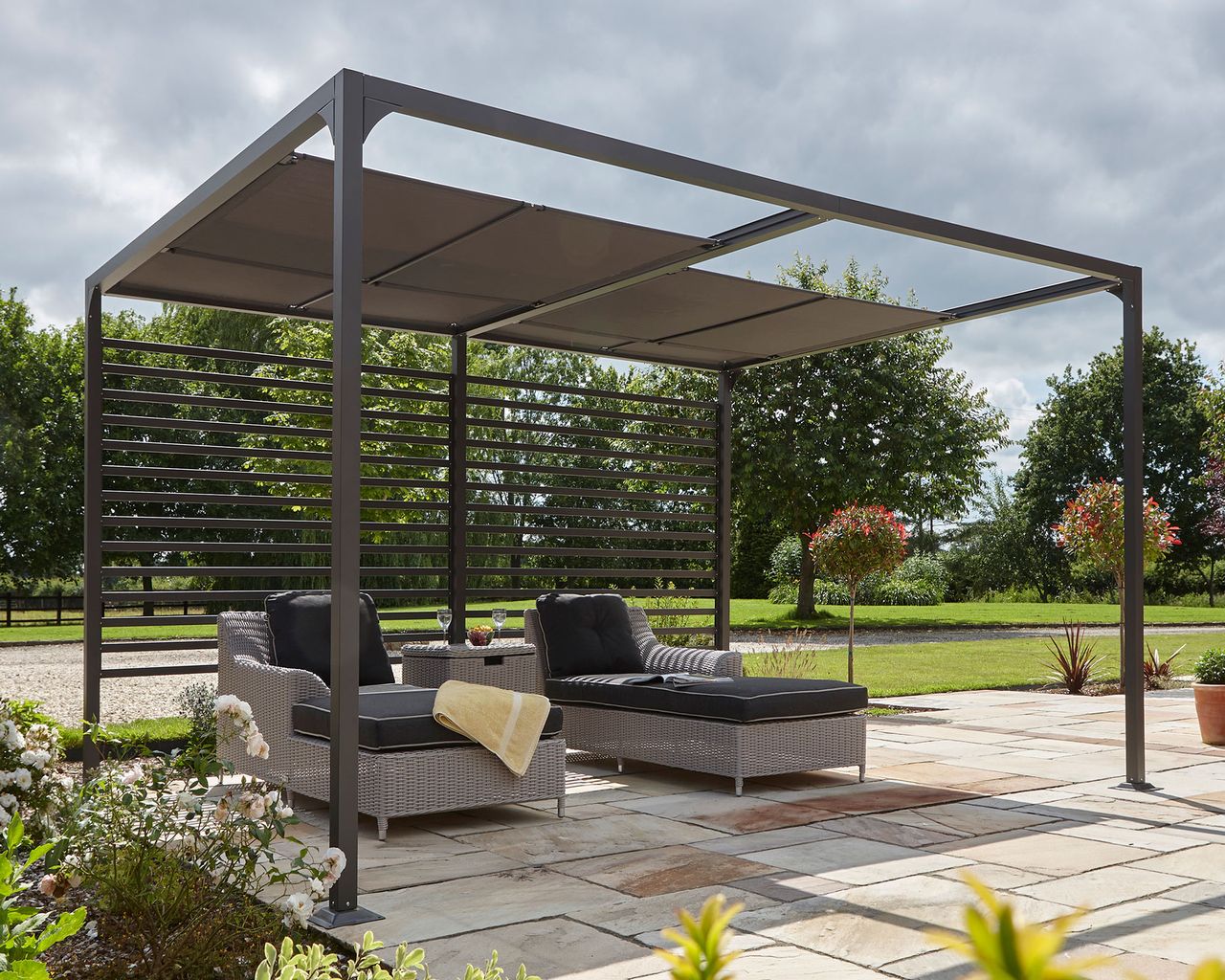 31 pergola ideas to add shade, privacy, and style to your space | Real ...