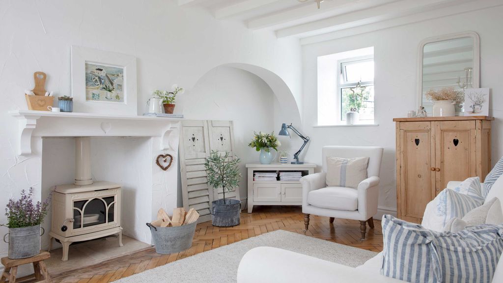 A country cottage with a blue and white colour scheme | Ideal Home
