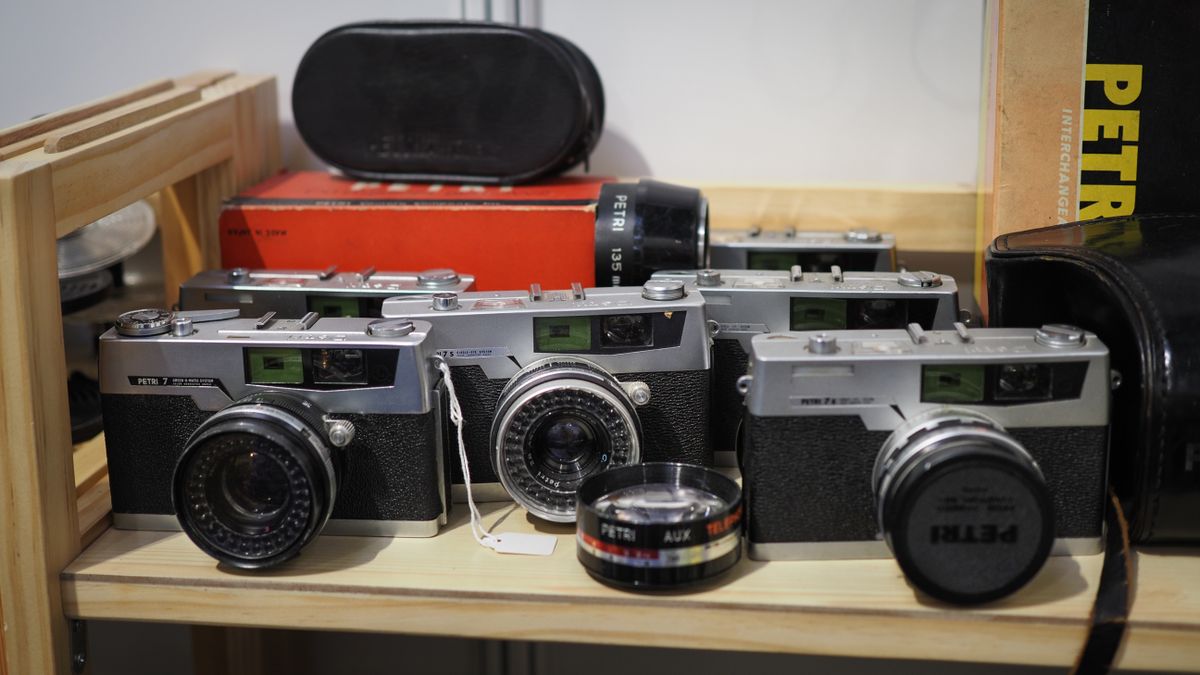 Aladdin's Cave of cameras! Large format, film SLRs, vintage lenses and ...