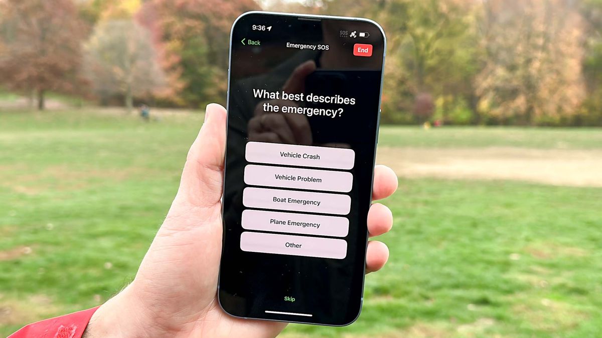 iPhone 14 Emergency SOS via satellite tested: Here's what it's like to ...