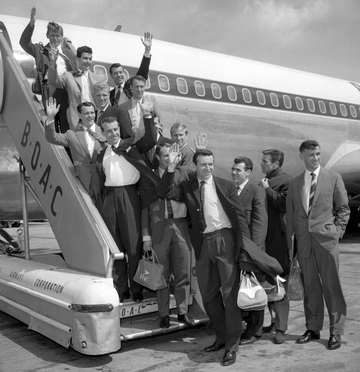 Former Sheffield Wednesday and England defender Peter Swan dies aged 84 ...