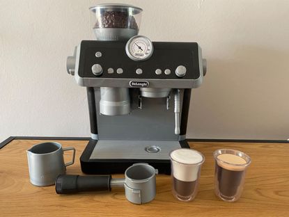 De'longhi Coffee Machine toy review - an impressive replica, but is it ...